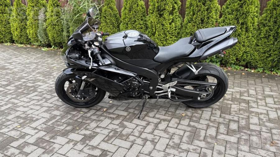 Yamaha YZF-R1 2007 Rīga, ar dzinēja tilpumu 1.00 L un nobraukumu 0 tūkst. km par 5300 €, foto 3 vietnē AUTOMOTO.COM.LV