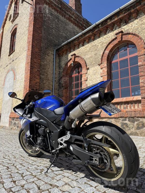 Yamaha YZF-R1 2009 in Ventspils, with an engine capacity of 1.00 L and mileage of 0 thousand km for 7800 €, photo 5 on AUTOMOTO.COM.LV