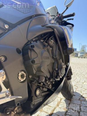 Yamaha YZF-R1 2009 in Ventspils, with an engine capacity of 1.00 L and mileage of 0 thousand km for 7800 €, photo 9 on AUTOMOTO.COM.LV