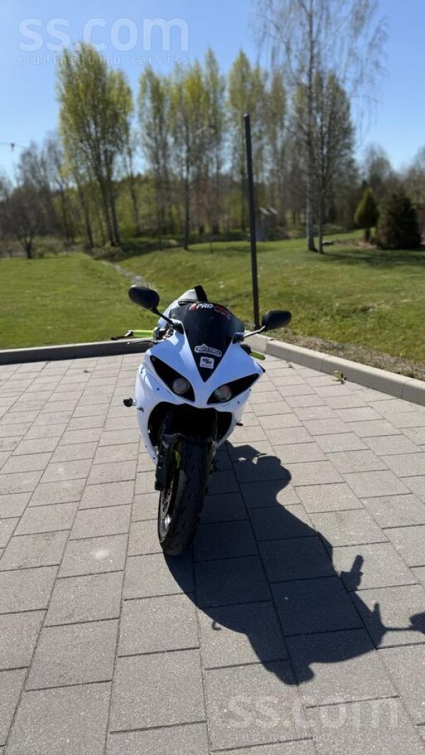 Yamaha YZF-R1 2009 in Riga on AUTOMOTO.COM.LV Yamaha YZF-R1 2009 in Riga, with an engine capacity of 1.00 L and mileage of 0 thousand km for 5950 €, photo 5 on AUTOMOTO.COM.LV