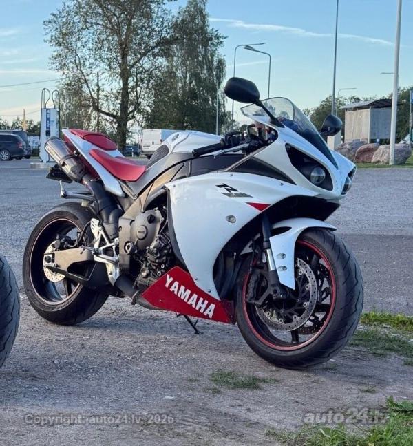 Yamaha YZF-R1 2010 in Tartu, with an engine capacity of 1.00 L and mileage of 33 thousand km for 8400 €, photo 2 on AUTOMOTO.COM.LV