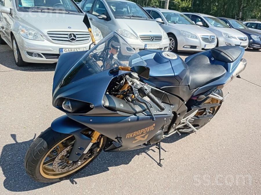 Yamaha YZF-R1 2012 in Riga, with an engine capacity of 1.00 L and mileage of 0 thousand km for 9970 €, photo 4 on AUTOMOTO.COM.LV
