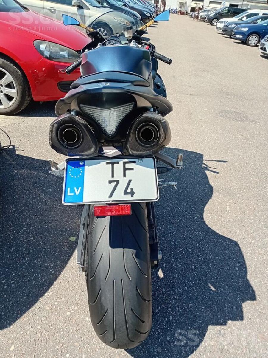 Yamaha YZF-R1 2012 in Riga, with an engine capacity of 1.00 L and mileage of 0 thousand km for 9970 €, photo 7 on AUTOMOTO.COM.LV
