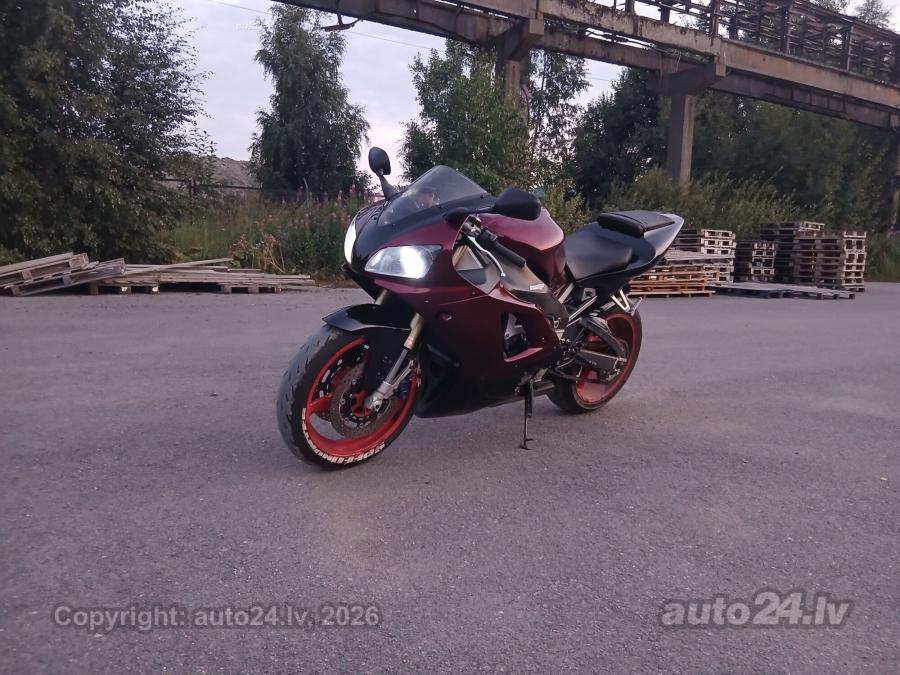 Violet Yamaha YZF-R1 1998 in Tallinn, with an engine capacity of 1.00 L and mileage of 66 thousand km for 2500 €, photo 1 on AUTOMOTO.COM.LV