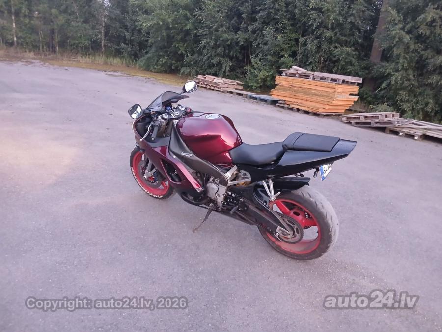 Violet Yamaha YZF-R1 1998 in Tallinn, with an engine capacity of 1.00 L and mileage of 66 thousand km for 2500 €, photo 4 on AUTOMOTO.COM.LV