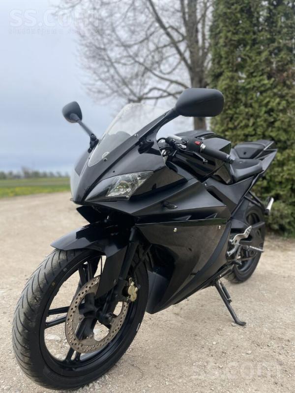 Ямаха YZF R125 2008 в Тельшяй, объемом двигателя 0.13 л и пробегом 0 тыс. км за 1900 €, фото 4 на AUTOMOTO.COM.LV