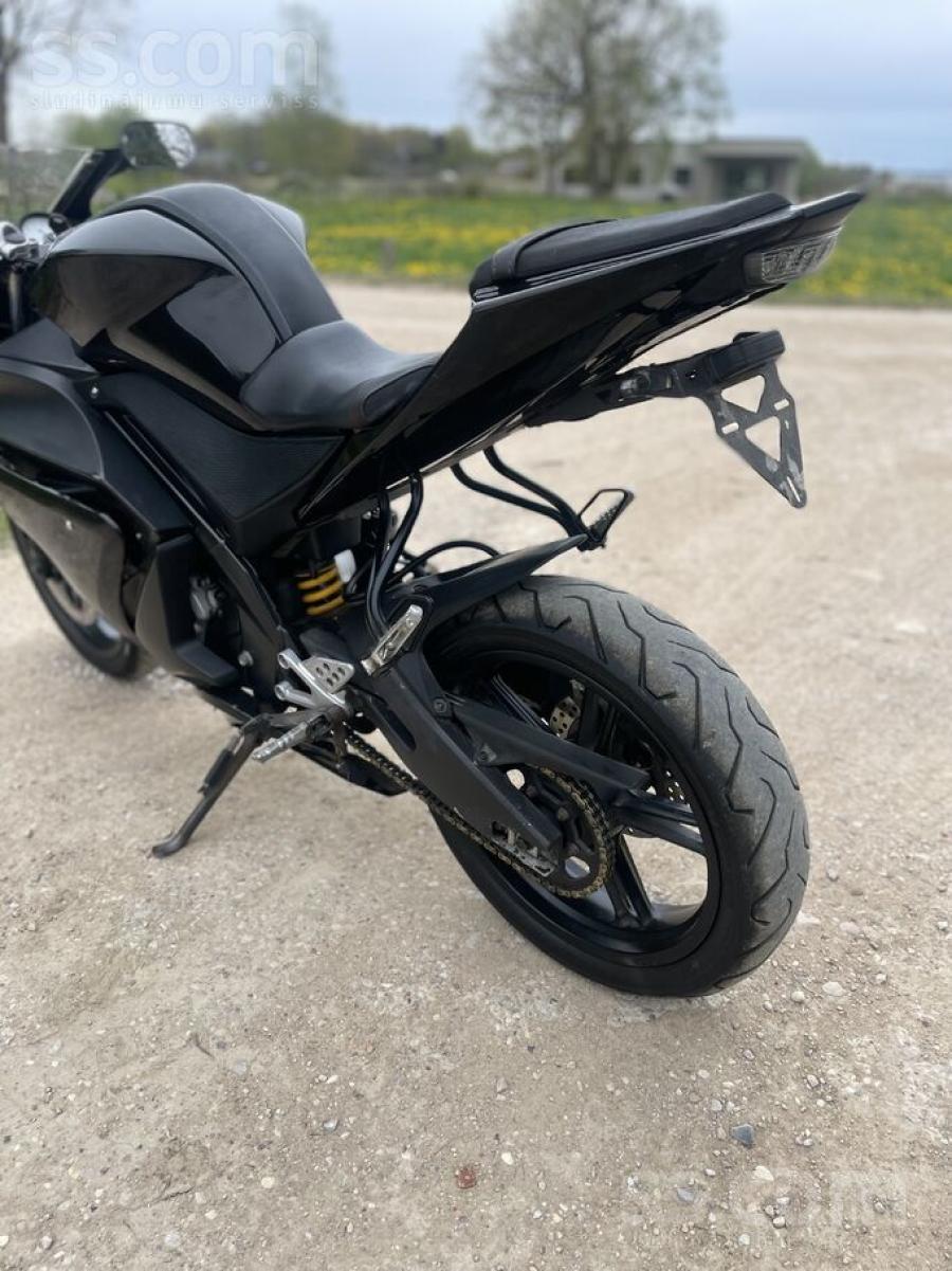 Ямаха YZF R125 2008 в Тельшяй, объемом двигателя 0.13 л и пробегом 0 тыс. км за 1900 €, фото 10 на AUTOMOTO.COM.LV