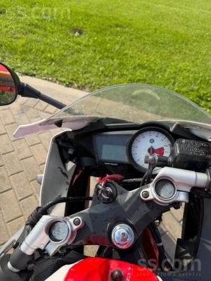 Ямаха YZF R125 2008 в Талси, объемом двигателя 0.13 л и пробегом 0 тыс. км за 1500 €, фото 5 на AUTOMOTO.COM.LV