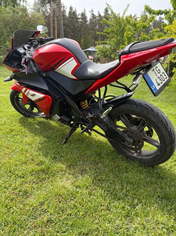 Ямаха YZF R125 2009 в Рига, объемом двигателя 0.13 л и пробегом 0 тыс. км за 2905 €, фото 4 на AUTOMOTO.COM.LV