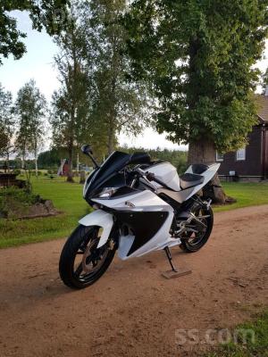 Yamaha YZF R125 2009 Valmiera, ar dzinēja tilpumu 0.13 L un nobraukumu 0 tūkst. km par 1890 €, foto  vietnē AUTOMOTO.COM.LV