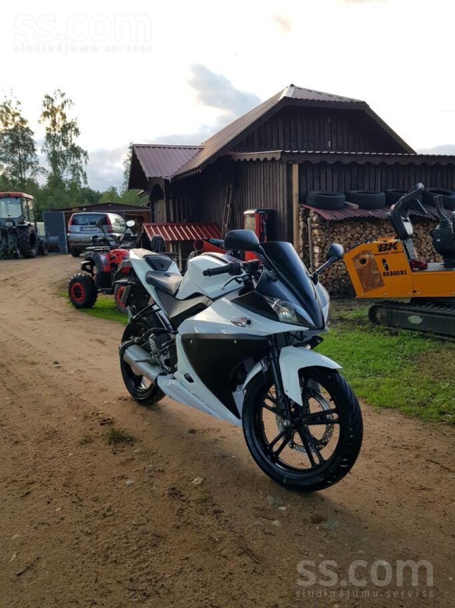 Yamaha YZF R125 2009 Valmiera, ar dzinēja tilpumu 0.13 L un nobraukumu 0 tūkst. km par 1890 €, foto 4 vietnē AUTOMOTO.COM.LV