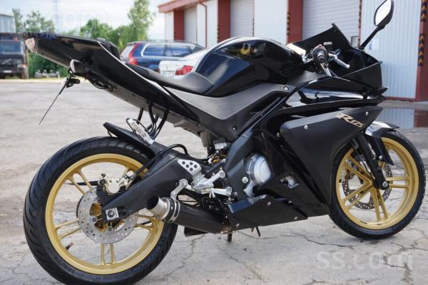Yamaha YZF R125 2010 in Bauska, with an engine capacity of 0.13 L and mileage of 0 thousand km for 2400 €, photo 4 on AUTOMOTO.COM.LV