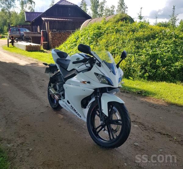 Ямаха YZF R125 2010 в Валмиера, объемом двигателя 0.13 л и пробегом 0 тыс. км за 2099 €, фото 1 на AUTOMOTO.COM.LV