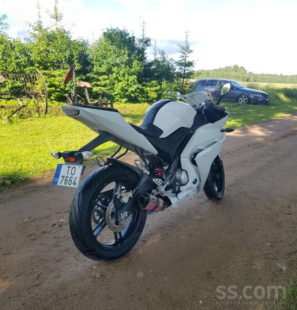 Ямаха YZF R125 2010 в Валмиера, объемом двигателя 0.13 л и пробегом 0 тыс. км за 2099 €, фото 6 на AUTOMOTO.COM.LV