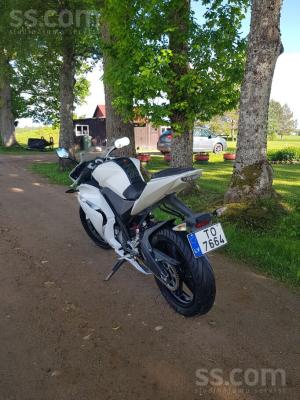 Ямаха YZF R125 2010 в Валмиера, объемом двигателя 0.13 л и пробегом 0 тыс. км за 2099 €, фото 8 на AUTOMOTO.COM.LV