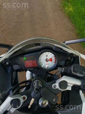 Ямаха YZF R125 2010 в Валмиера, объемом двигателя 0.13 л и пробегом 0 тыс. км за 2099 €, фото 9 на AUTOMOTO.COM.LV