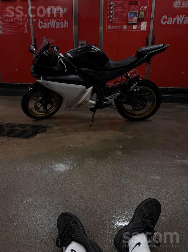 Yamaha YZF R125 2011 in Riga, with an engine capacity of 0.13 L and mileage of 0 thousand km for 2000 €, photo 4 on AUTOMOTO.COM.LV