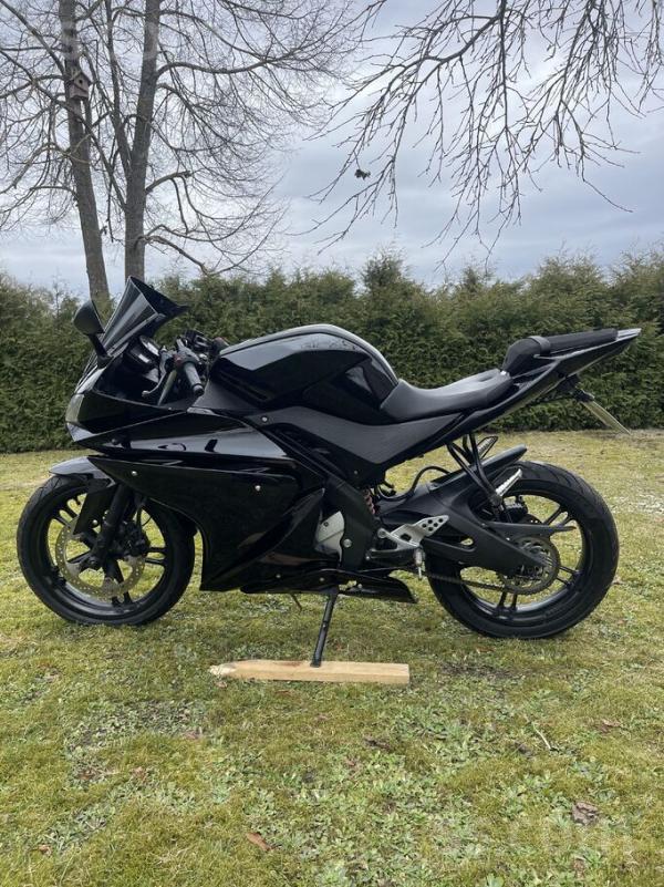 Ямаха YZF R125 2014 в Тельшяй, объемом двигателя 0.13 л и пробегом 0 тыс. км за 2000 €, фото 1 на AUTOMOTO.COM.LV