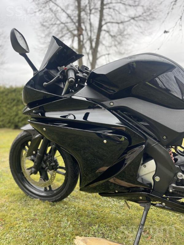 Ямаха YZF R125 2014 в Тельшяй, объемом двигателя 0.13 л и пробегом 0 тыс. км за 2000 €, фото 2 на AUTOMOTO.COM.LV