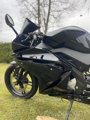 Ямаха YZF R125 2014 в Тельшяй, объемом двигателя 0.13 л и пробегом 0 тыс. км за 2000 €, фото 3 на AUTOMOTO.COM.LV