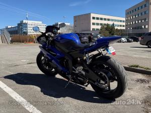 Black Yamaha YZF R6 2006 in Tallinn, with an engine capacity of 0.60 L and mileage of 30 thousand km for 5800 €, photo 3 on AUTOMOTO.COM.LV