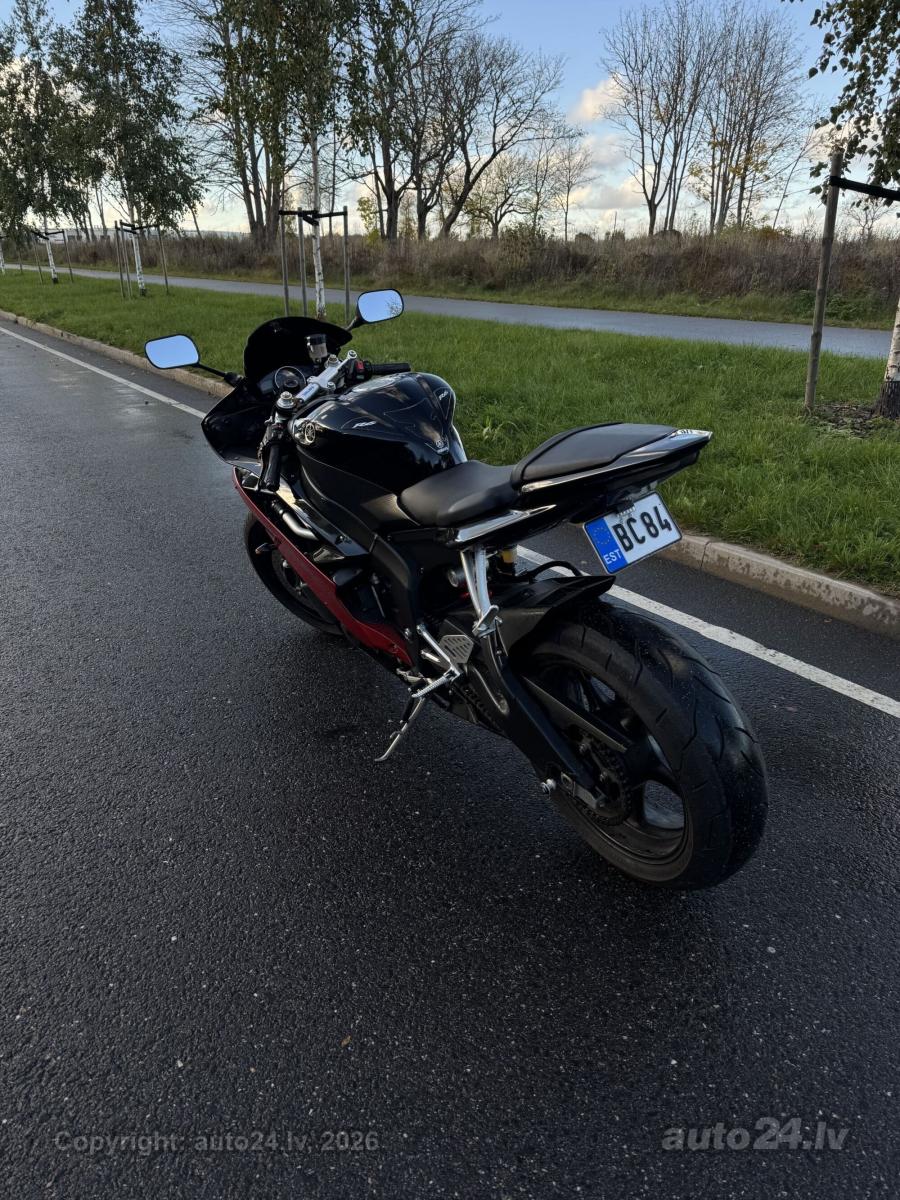 Черный Ямаха YZF R6 2007 в Таллин, объемом двигателя 0.60 л и пробегом 33 тыс. км за 6800 €, фото 5 на AUTOMOTO.COM.LV