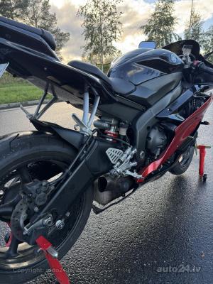 Черный Ямаха YZF R6 2007 в Таллин, объемом двигателя 0.60 л и пробегом 33 тыс. км за 6800 €, фото 8 на AUTOMOTO.COM.LV