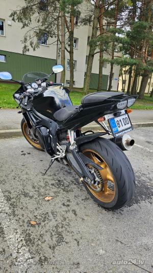 Черный Ямаха YZF R6 2007 в Таллин, объемом двигателя 0.60 л и пробегом 57 тыс. км за 4800 €, фото 7 на AUTOMOTO.COM.LV