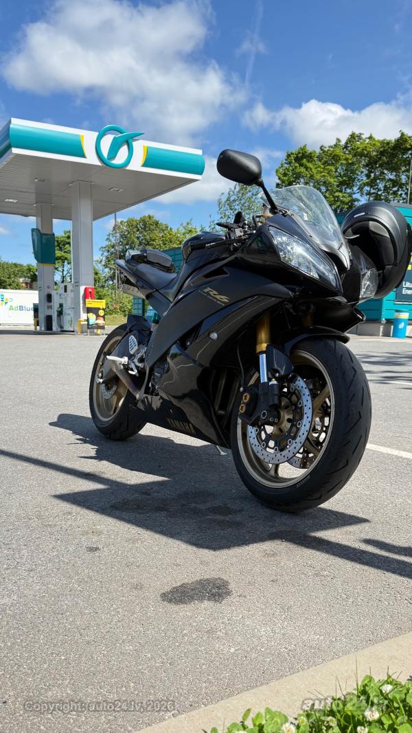 Black Yamaha YZF R6 2009 in Narva, with an engine capacity of 0.60 L and mileage of 36 thousand km for 5400 €, photo 1 on AUTOMOTO.COM.LV
