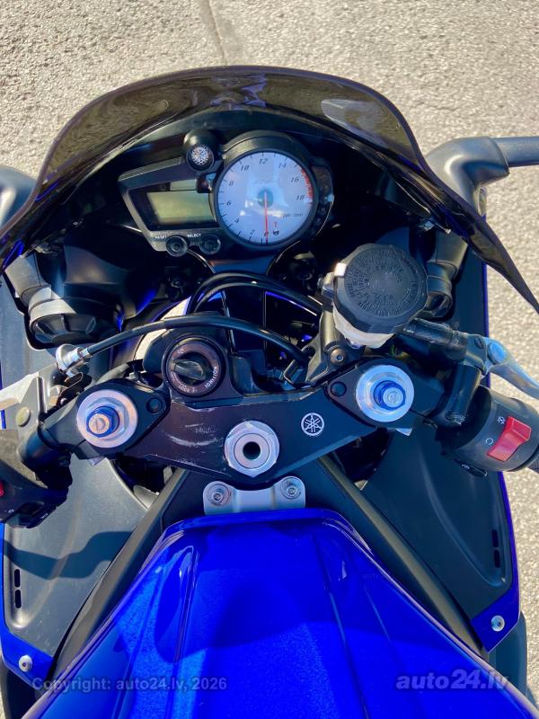 Zils Yamaha YZF R6 2004 Tallina, ar dzinēja tilpumu 0.60 L un nobraukumu 42 tūkst. km par 3650 €, foto 9 vietnē AUTOMOTO.COM.LV