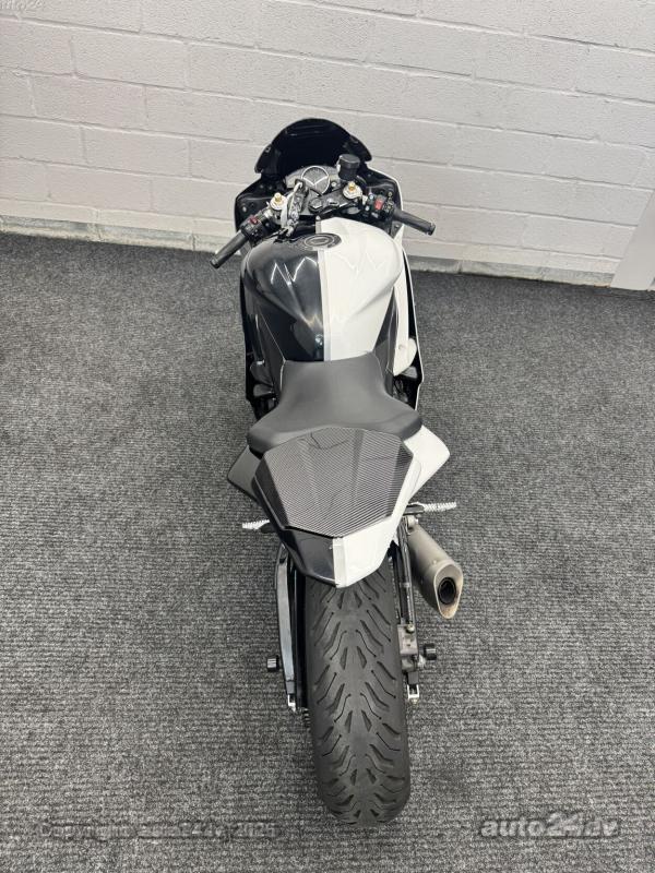 Yamaha YZF R6 2007 in Tallinn, with an engine capacity of 0.60 L and mileage of 38 thousand km for 5200 €, photo 6 on AUTOMOTO.COM.LV