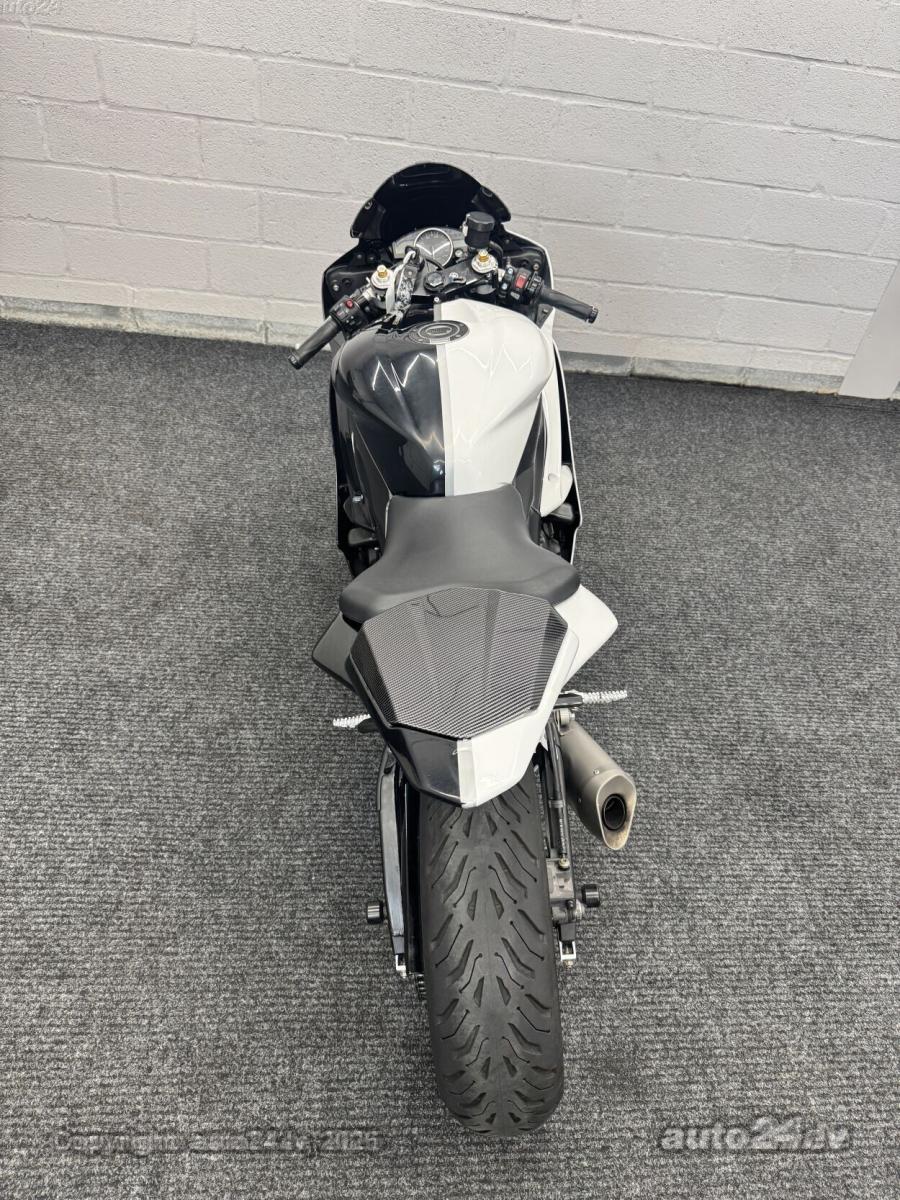 Yamaha YZF R6 2007 Tallina, ar dzinēja tilpumu 0.60 L un nobraukumu 38 tūkst. km par 5200 €, foto 7 vietnē AUTOMOTO.COM.LV