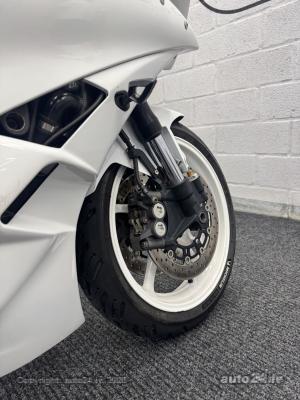 Yamaha YZF R6 2007 Tallina, ar dzinēja tilpumu 0.60 L un nobraukumu 38 tūkst. km par 5200 €, foto 9 vietnē AUTOMOTO.COM.LV