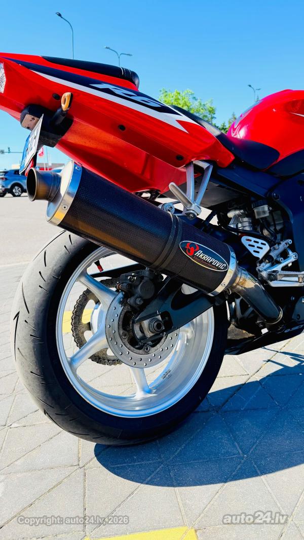 Sarkans Yamaha YZF R6 2004 Tallina, ar dzinēja tilpumu 0.60 L un nobraukumu 58 tūkst. km par 3200 €, foto 5 vietnē AUTOMOTO.COM.LV