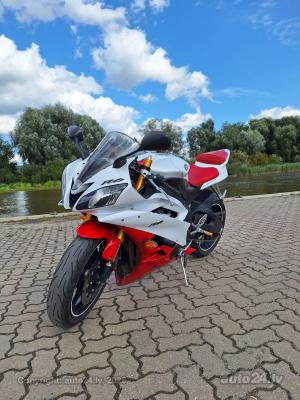 Sarkans Yamaha YZF R6 2006 Tallina, ar dzinēja tilpumu 0.60 L un nobraukumu 44 tūkst. km par 5700 €, foto 9 vietnē AUTOMOTO.COM.LV