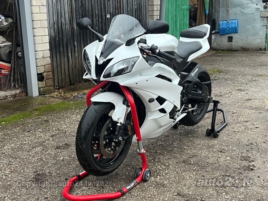 Balts Yamaha YZF R6 2006 Pērnava, ar dzinēja tilpumu 0.60 L un nobraukumu 27 tūkst. km par 5500 €, foto 8 vietnē AUTOMOTO.COM.LV