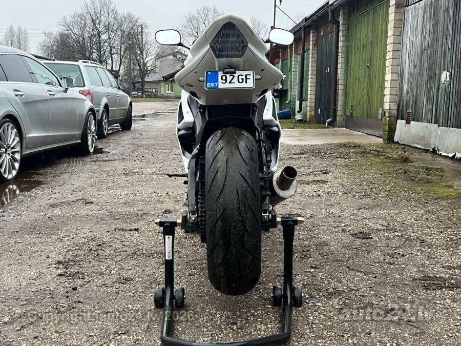 Balts Yamaha YZF R6 2006 Pērnava, ar dzinēja tilpumu 0.60 L un nobraukumu 27 tūkst. km par 5500 €, foto 12 vietnē AUTOMOTO.COM.LV