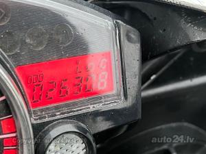 Balts Yamaha YZF R6 2006 Pērnava, ar dzinēja tilpumu 0.60 L un nobraukumu 27 tūkst. km par 5500 €, foto 16 vietnē AUTOMOTO.COM.LV
