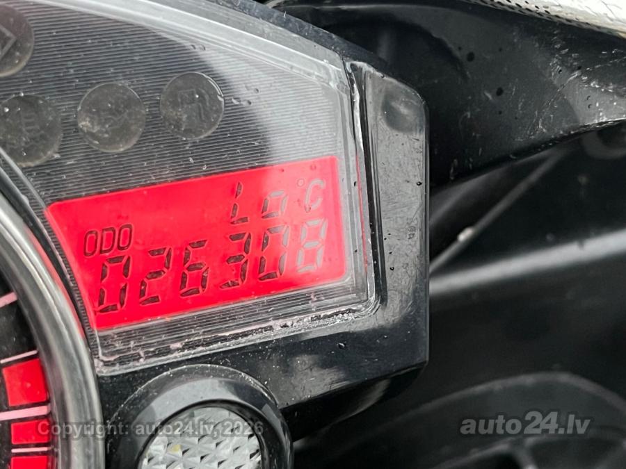 Balts Yamaha YZF R6 2006 Pērnava, ar dzinēja tilpumu 0.60 L un nobraukumu 27 tūkst. km par 5500 €, foto 16 vietnē AUTOMOTO.COM.LV