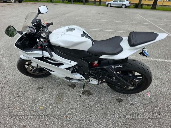 White Yamaha YZF R6 2006 in Valga, with an engine capacity of 0.60 L and mileage of 28 thousand km for 5500 €, photo 10 on AUTOMOTO.COM.LV