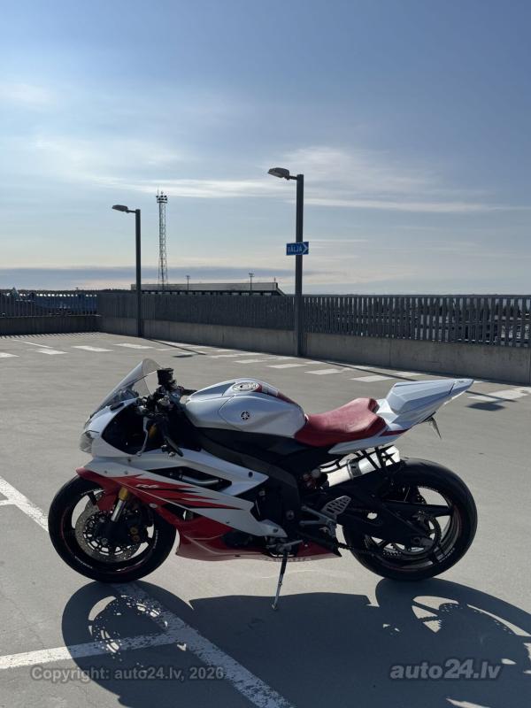 White Yamaha YZF R6 2007 in Tallinn, with an engine capacity of 0.60 L and mileage of 36 thousand km for 6600 €, photo 3 on AUTOMOTO.COM.LV