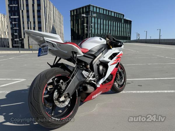 White Yamaha YZF R6 2007 in Tallinn, with an engine capacity of 0.60 L and mileage of 36 thousand km for 6600 €, photo 5 on AUTOMOTO.COM.LV