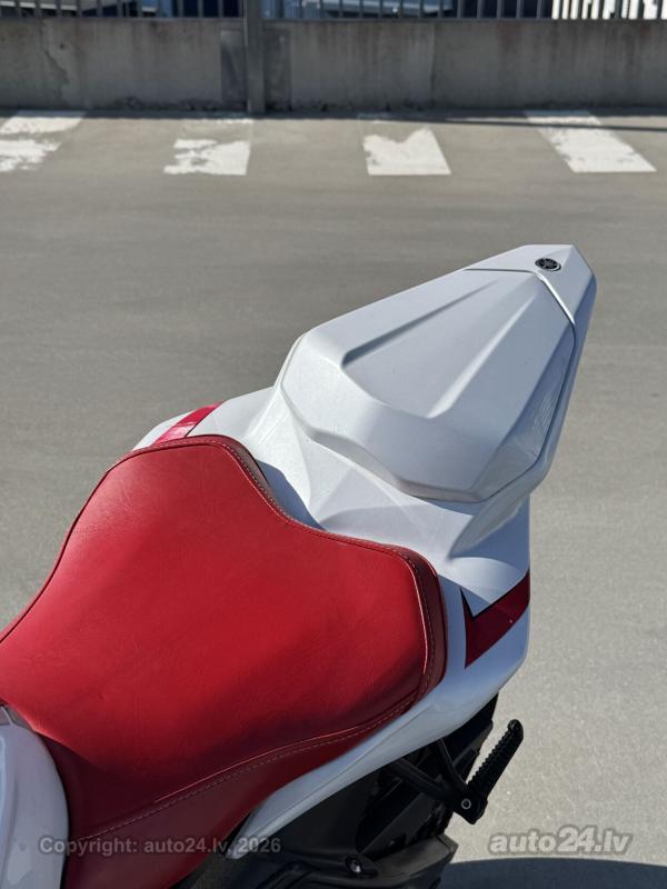 White Yamaha YZF R6 2007 in Tallinn, with an engine capacity of 0.60 L and mileage of 36 thousand km for 6600 €, photo 6 on AUTOMOTO.COM.LV