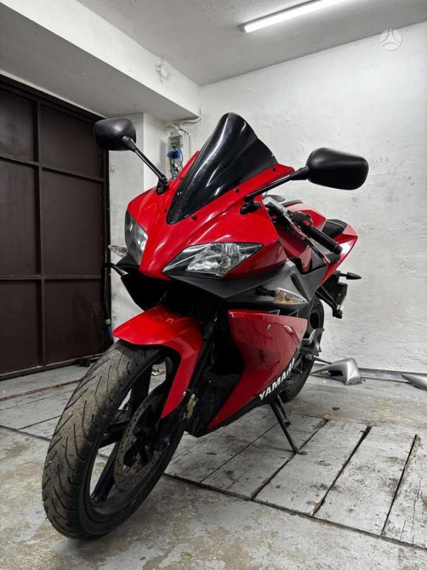 Sarkans Yamaha YZF 2011 Kauņa, ar dzinēja tilpumu 0.13 L un nobraukumu 30 tūkst. km par 1750 €, foto 2 vietnē AUTOMOTO.COM.LV