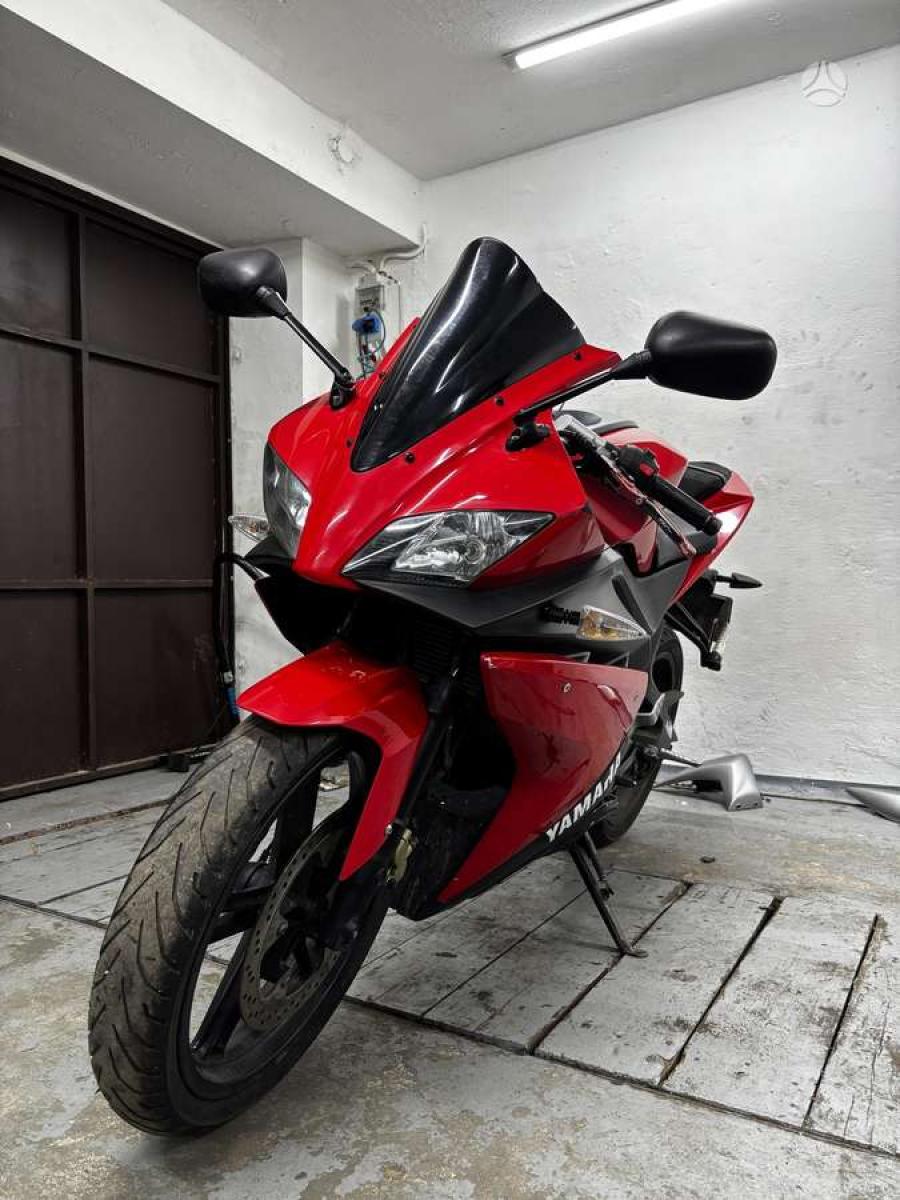 Red Yamaha YZF 2011 in Kaunas, with an engine capacity of 0.13 L and mileage of 30 thousand km for 1750 €, photo 3 on AUTOMOTO.COM.LV