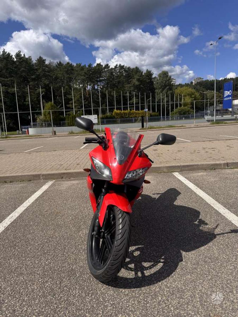 Sarkans Yamaha YZF 2011 Viļņa, ar dzinēja tilpumu 0.13 L un nobraukumu 55 tūkst. km par 1700 €, foto 4 vietnē AUTOMOTO.COM.LV