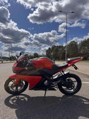 Sarkans Yamaha YZF 2011 Viļņa, ar dzinēja tilpumu 0.13 L un nobraukumu 55 tūkst. km par 1700 €, foto 6 vietnē AUTOMOTO.COM.LV
