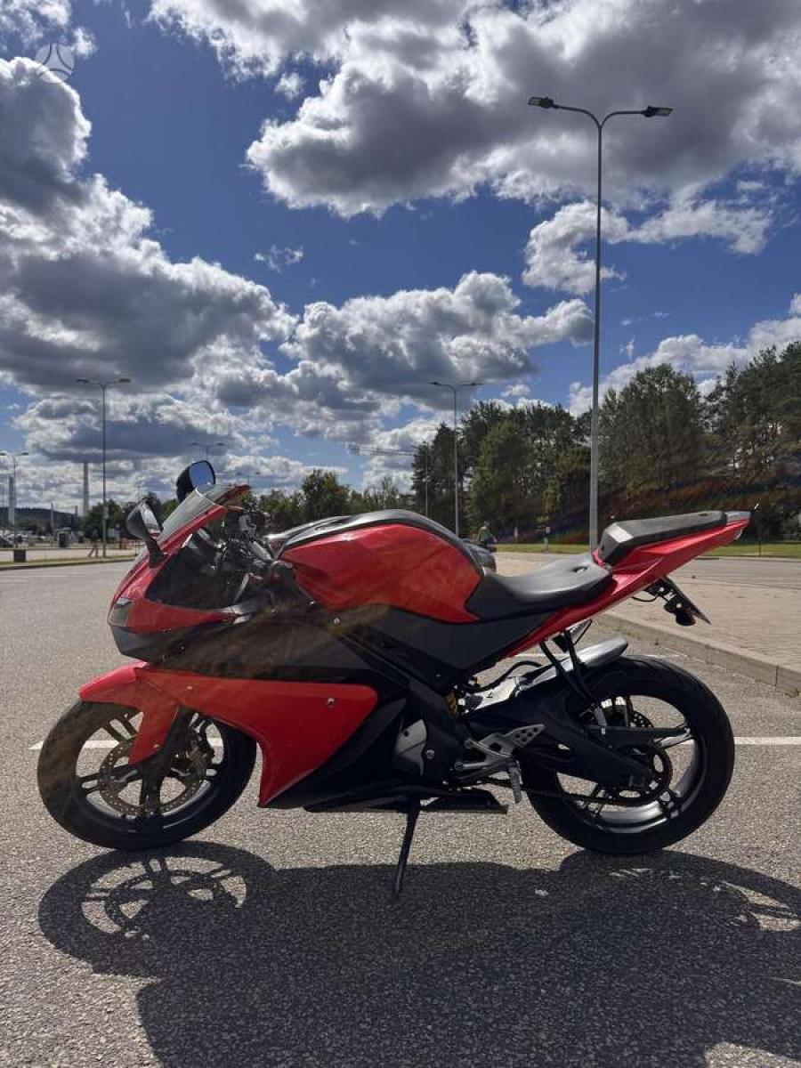 Sarkans Yamaha YZF 2011 Viļņa, ar dzinēja tilpumu 0.13 L un nobraukumu 55 tūkst. km par 1700 €, foto 6 vietnē AUTOMOTO.COM.LV