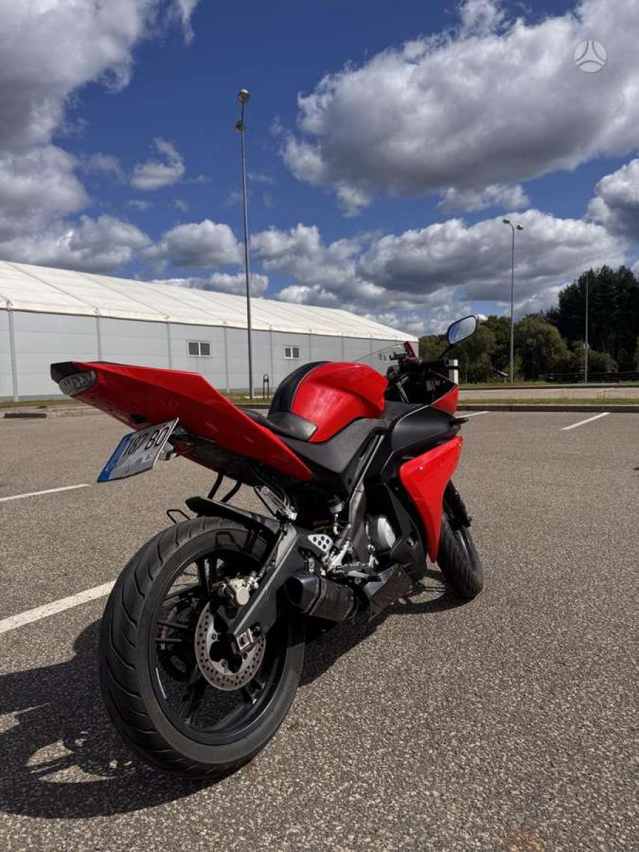 Sarkans Yamaha YZF 2011 Viļņa, ar dzinēja tilpumu 0.13 L un nobraukumu 55 tūkst. km par 1700 €, foto 9 vietnē AUTOMOTO.COM.LV