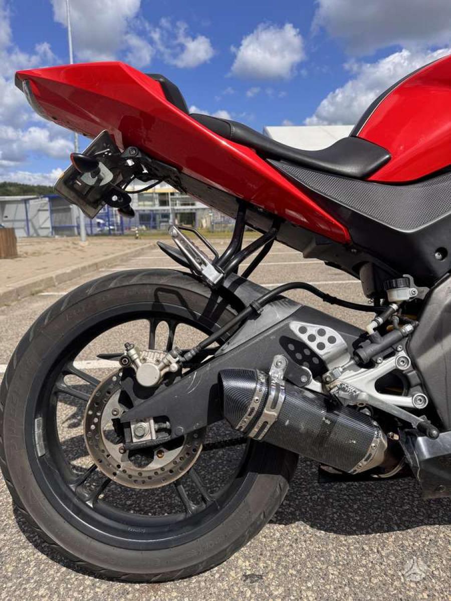 Sarkans Yamaha YZF 2011 Viļņa, ar dzinēja tilpumu 0.13 L un nobraukumu 55 tūkst. km par 1700 €, foto 10 vietnē AUTOMOTO.COM.LV